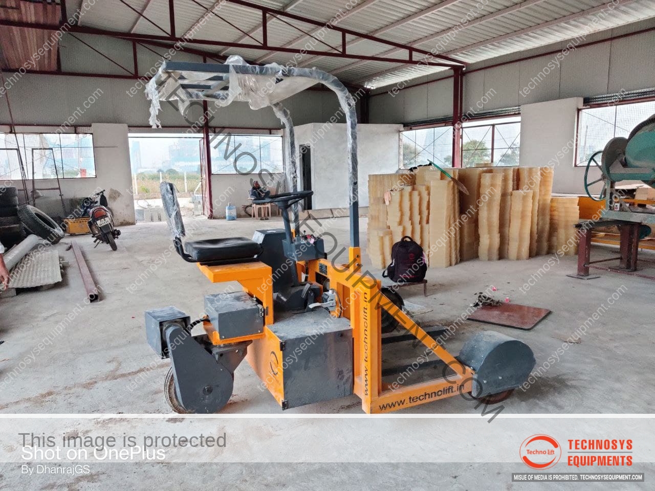 Bricks Handling Truck – Technolift | Technosys Equipments | Material ...